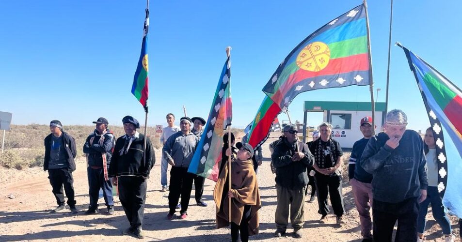 Mapuches bloquearon el ingreso a basureros petroleros en Vaca Muerta ... Mapuches bloquearon el ingreso a basureros petroleros en Vaca Muerta ...